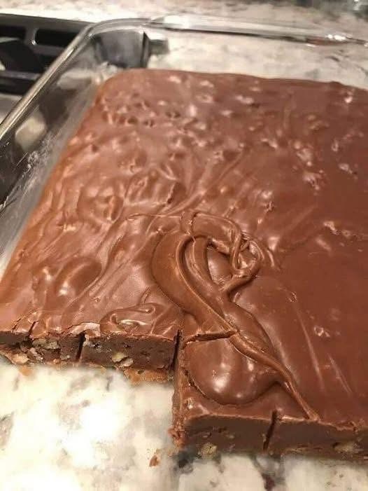 Rich Chocolate Peanut Butter Fudge Bars That Melt in Your Mouth – Cook ...